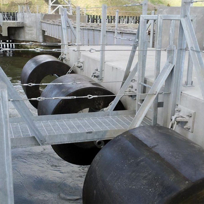 OEM Cylindrical Boat Fenders Natural Rubber SBR EPDM Material