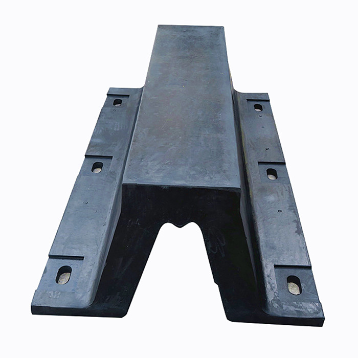 Long Service Life V Type Fender Boat Dock Fenders For Marine Mooring