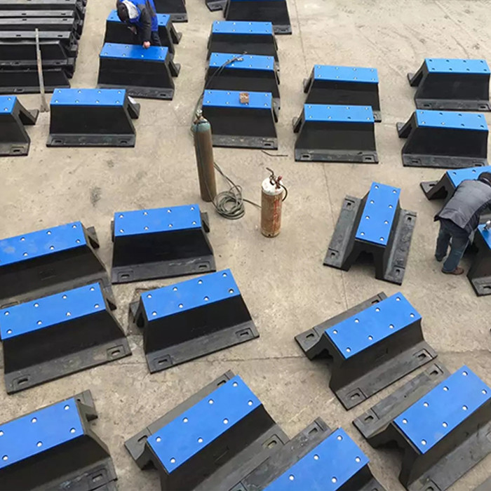 V Type Dock Mounted Fenders Wear Resisting Anti Collision