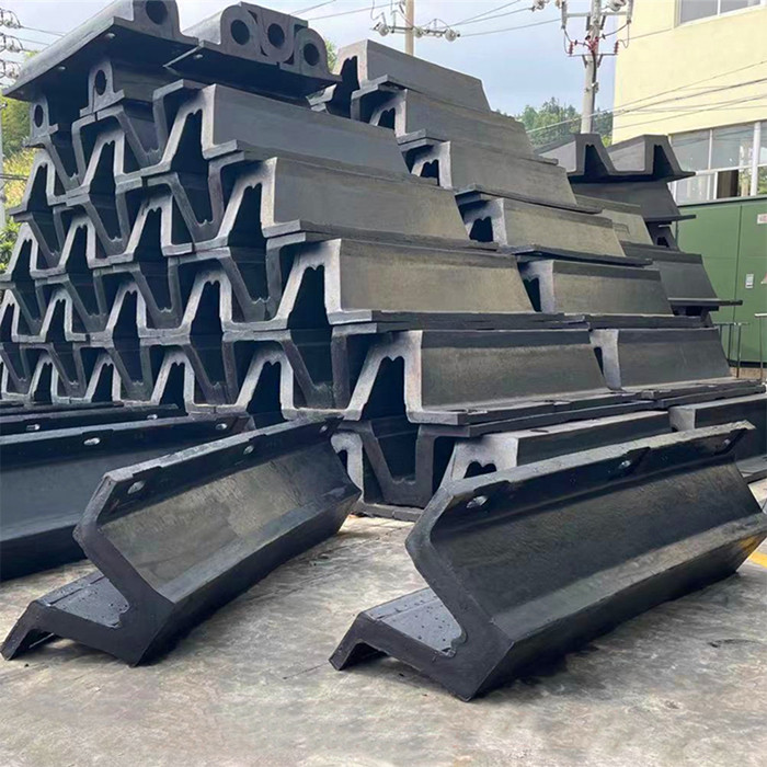 PIANC2002 V Type Rubber Dock Fender Heavy Duty Tear Resistant