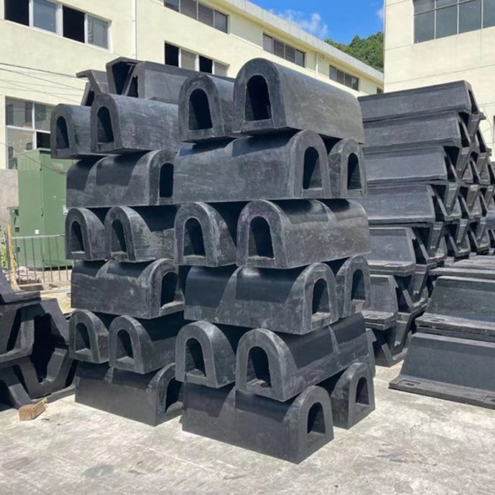 PIANC Standard D Type Rubber Fender Heavy Duty Dock Bumpers For Boat